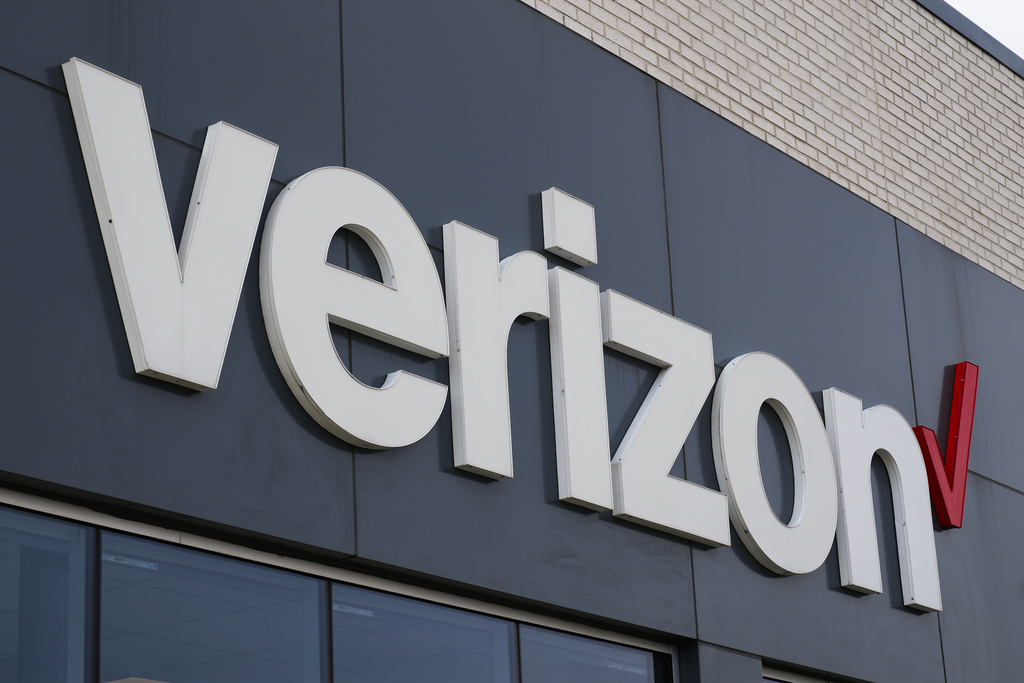 Verizon is buying Frontier in $20B deal to strengthen its fiber network ...